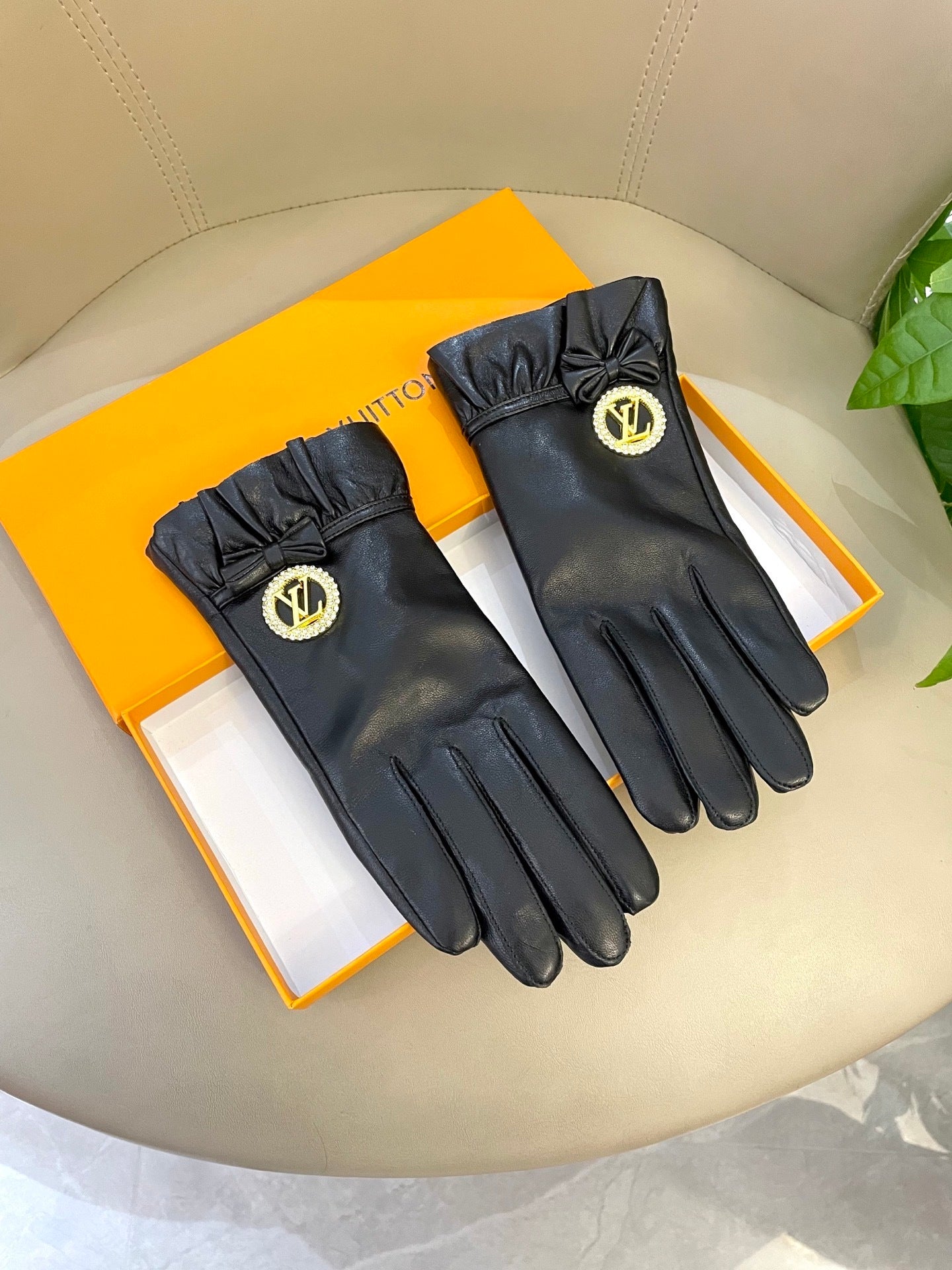 VL Gloves AT23422 – End One