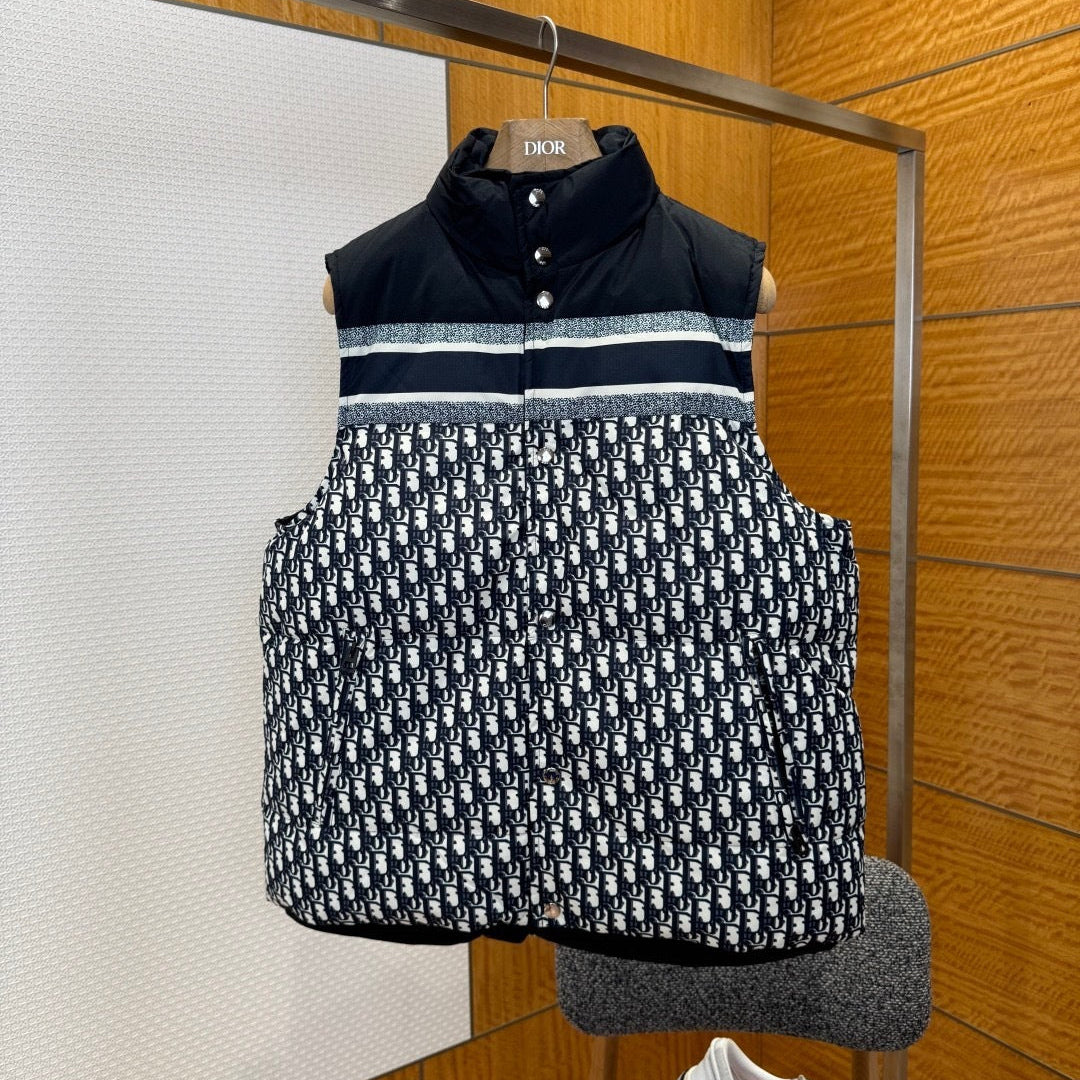 DIO Reversible Vest AT177887 – End One