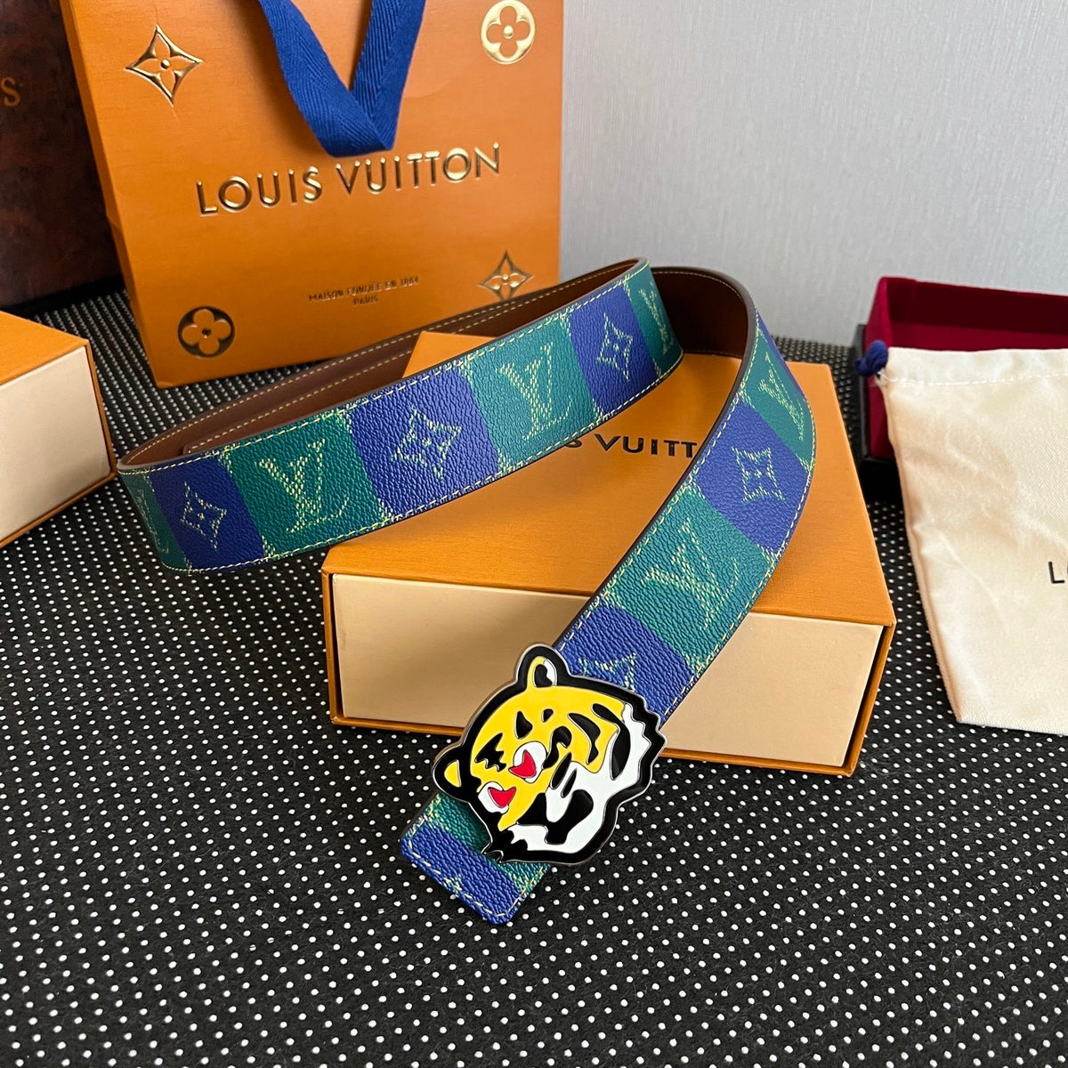 VL Belt AT18538 – End One